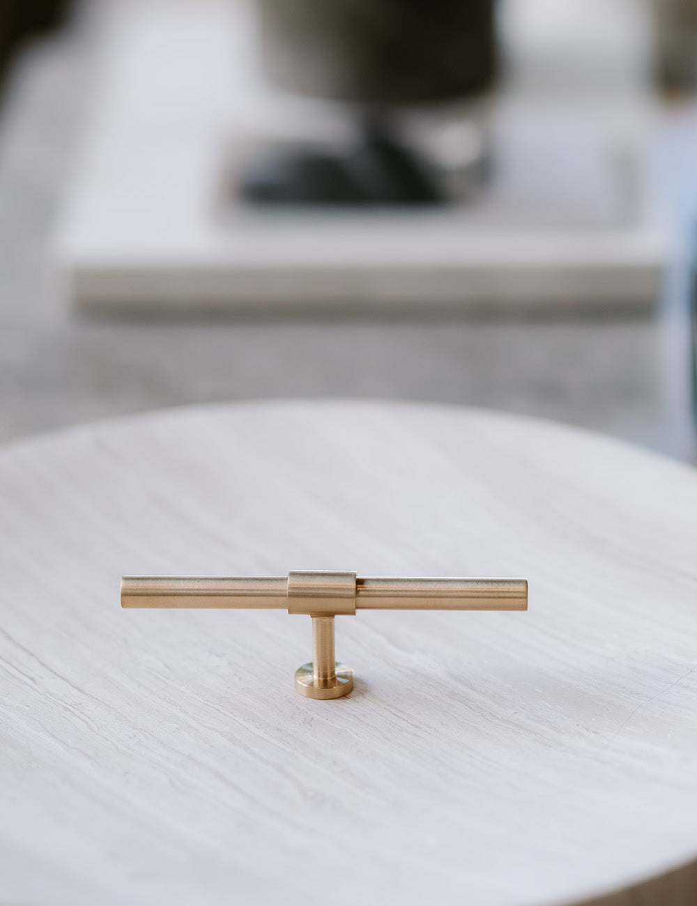 SIGNATURE slim - T-bar 107 mm - Satin Brass / Satin Brass – BRANDT Copenhagen