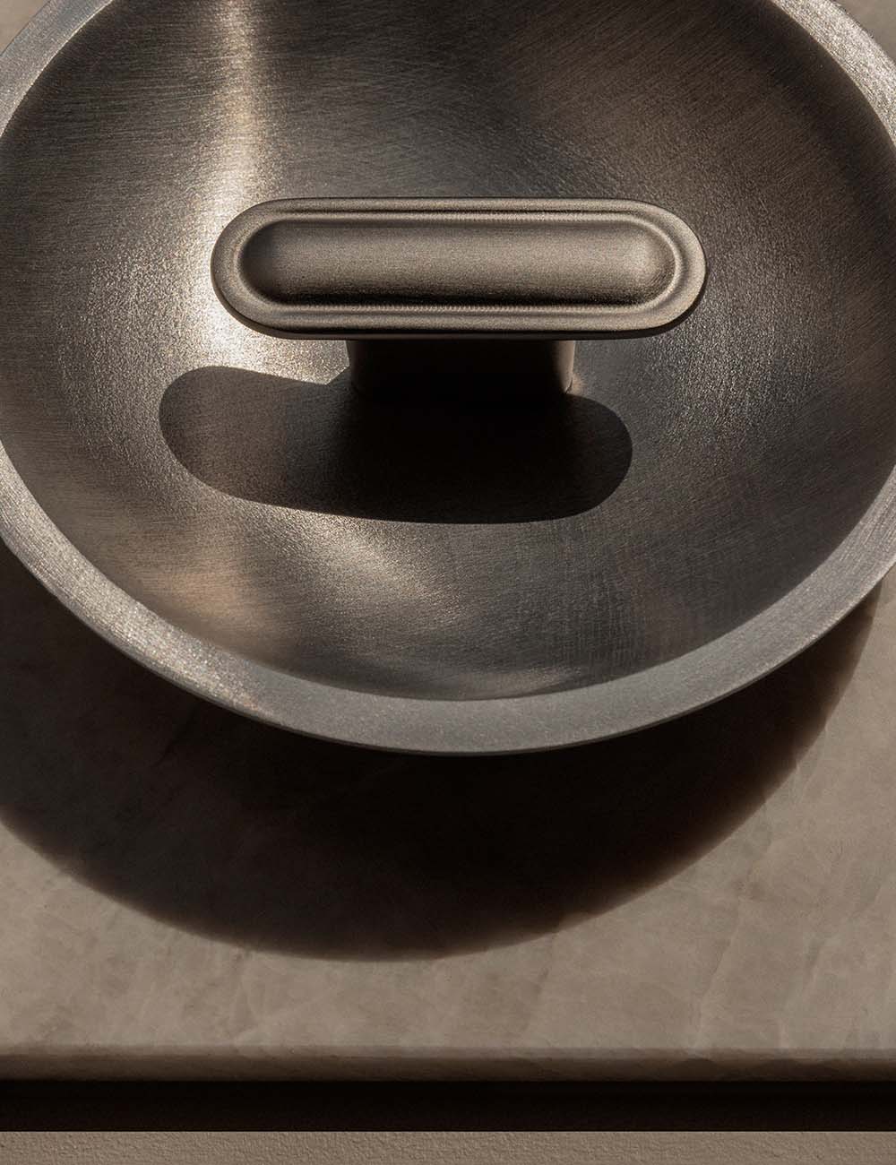 BUTTON T-bar - Burnished Brass – BRANDT Copenhagen