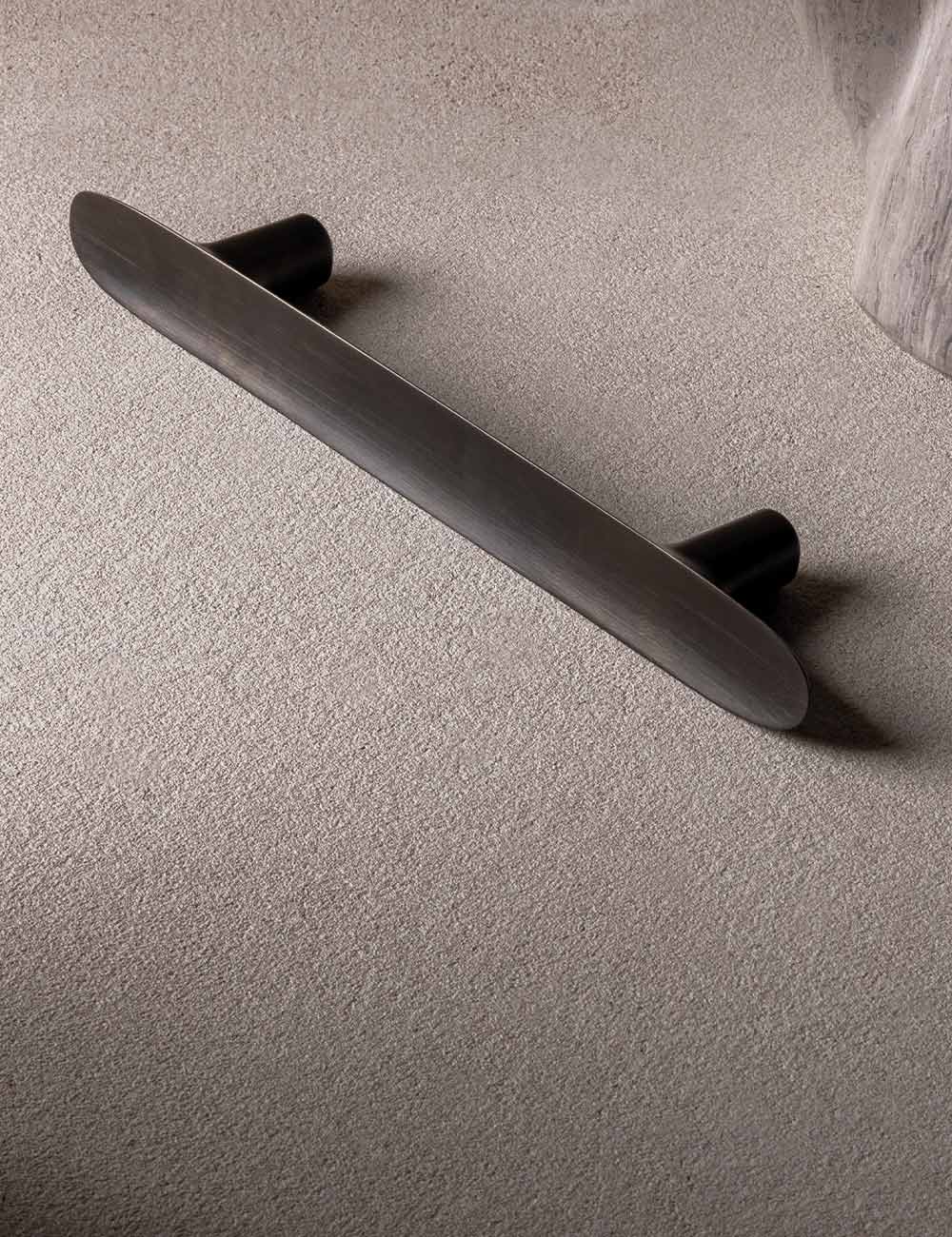 LEAF pull bar 160 mm - Burnished Brass – BRANDT Copenhagen