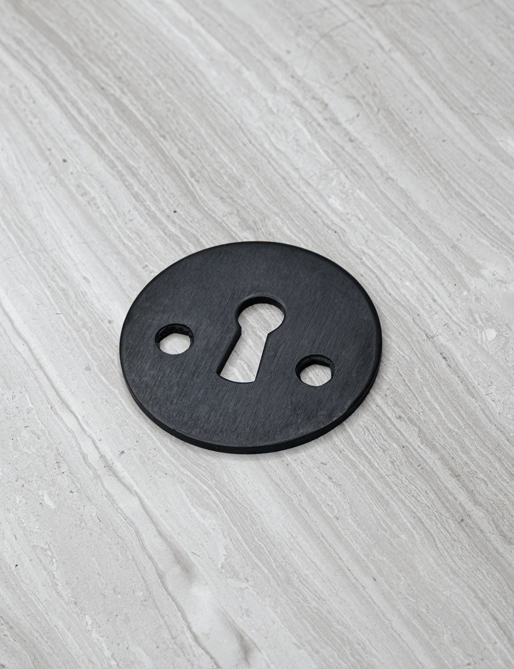 SIGNATURE keyhole in Nearly Black – BRANDT Copenhagen